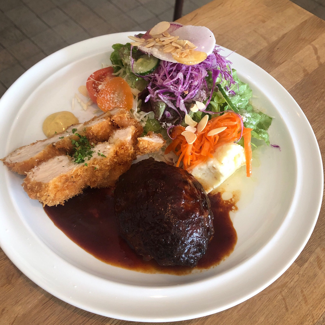 選べる洋食メニュー 2種盛り(merci kitchen)の口コミ一覧 | おいしい！が増えるグルメアプリ「SARAH」