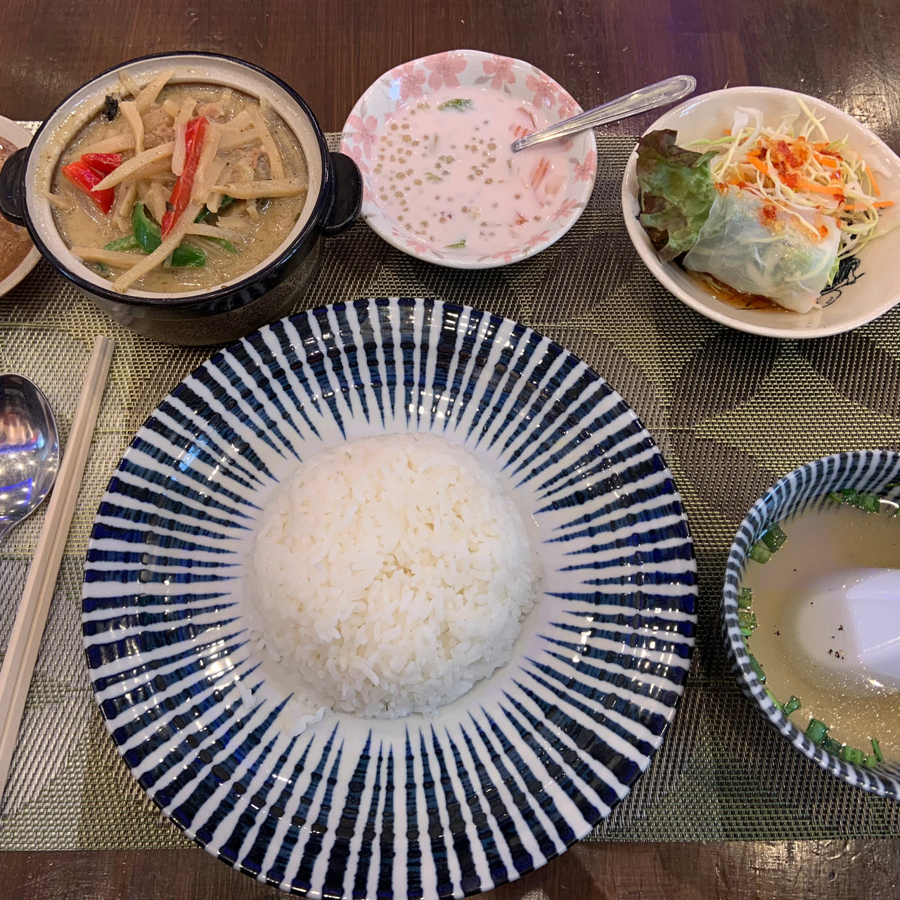 グリーンカレーセット（チキン）(Mya Myint Mo2（ミャミィンモ ツー）)の口コミ一覧 | おいしい！が増えるグルメアプリ「SARAH」