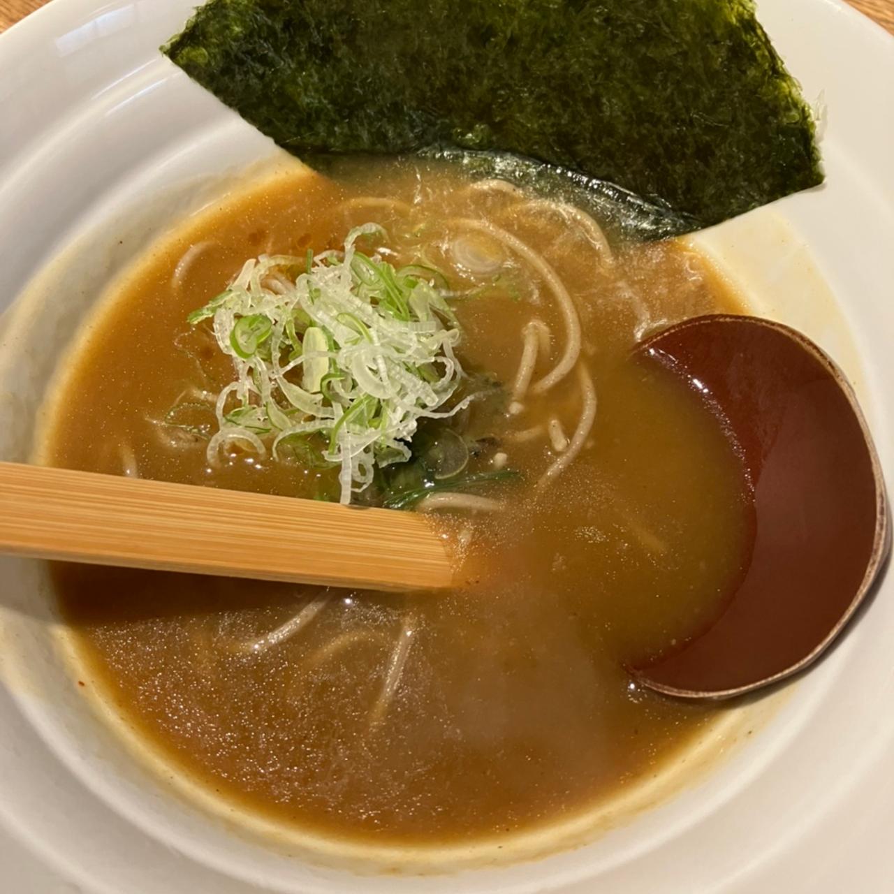 カレーかけ蕎麦(神田カレー蕎麦亭 いきしぐさ)の口コミ一覧 | おいしい！が増えるグルメアプリ「SARAH」
