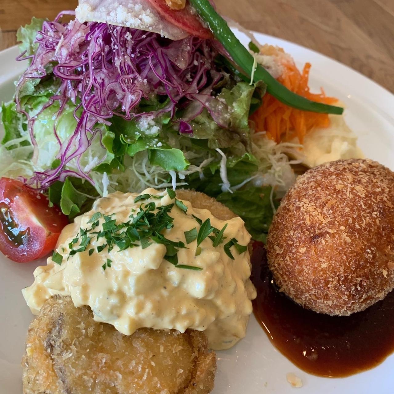 フライ定食 2種盛り(merci kitchen)の口コミ一覧 | おいしい！が増えるグルメアプリ「SARAH」