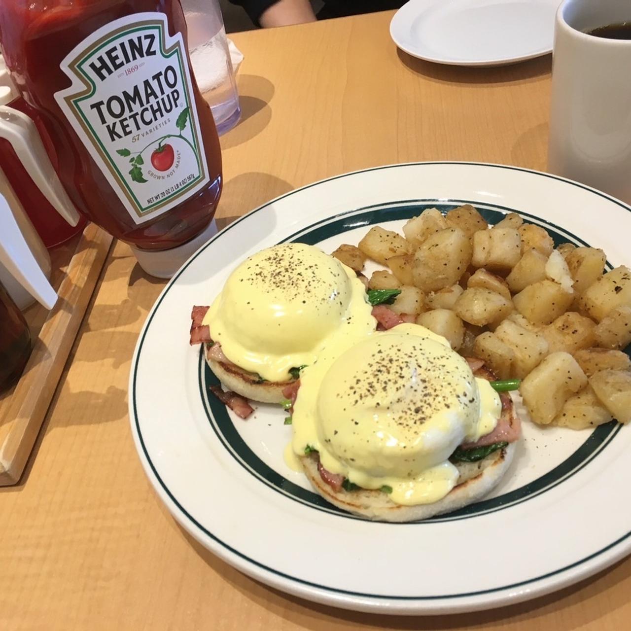 エッグベネディクト(Eggs ’n Things 梅田茶屋町店)の口コミ一覧 | おいしい！が増えるグルメアプリ「SARAH」