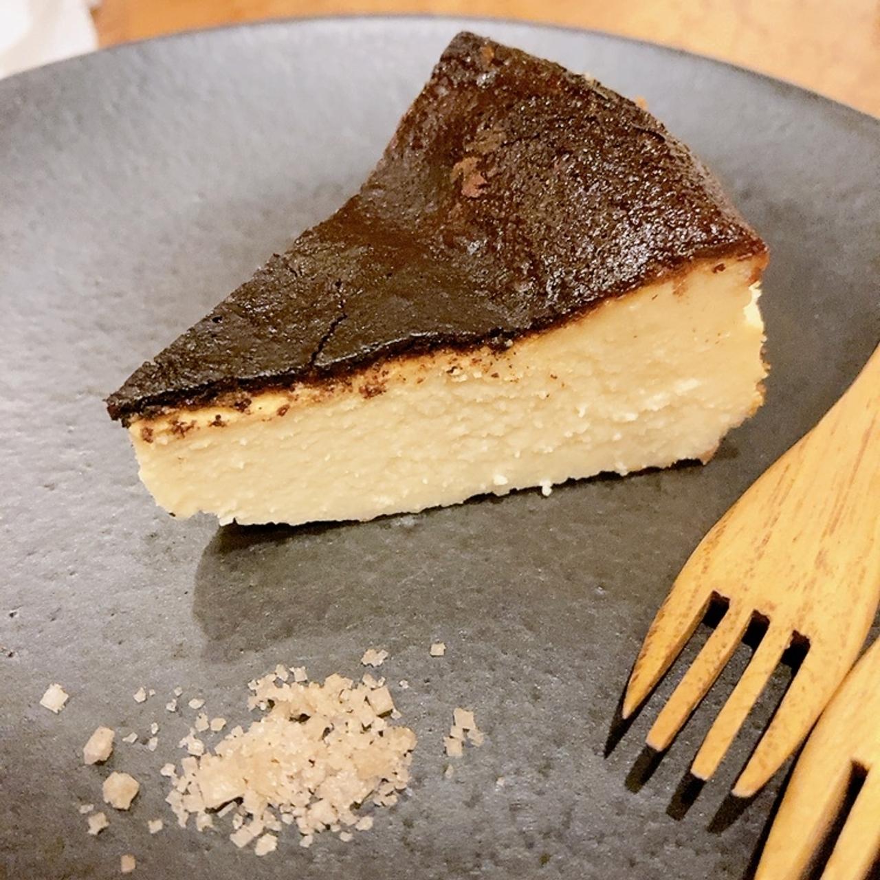 スモークバスクチーズケーキ(akatsuki smoke “暁煙”)の口コミ一覧 | おいしい！が増えるグルメアプリ「SARAH」