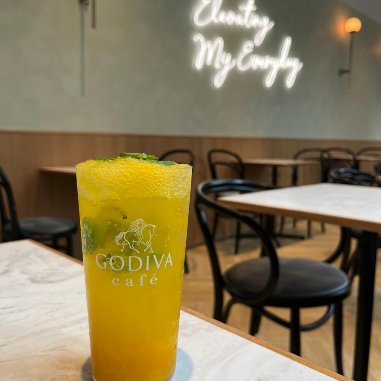 マンゴー＆カカオフルーツソーダ(GODIVA cafe Hibiya)の口コミ一覧 | おいしい！が増えるグルメアプリ「SARAH」