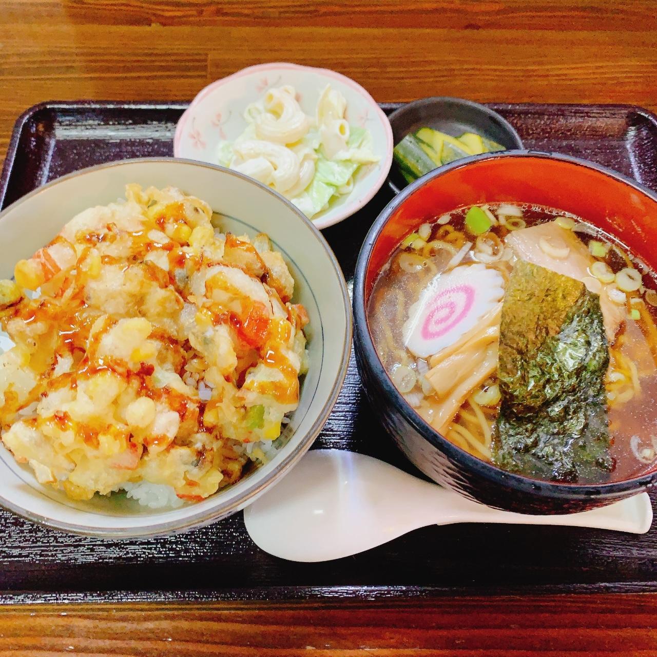 あさりとコーンのかき揚げ丼+半炒飯セット(どんぐり )の口コミ一覧 | おいしい！が増えるグルメアプリ「SARAH」