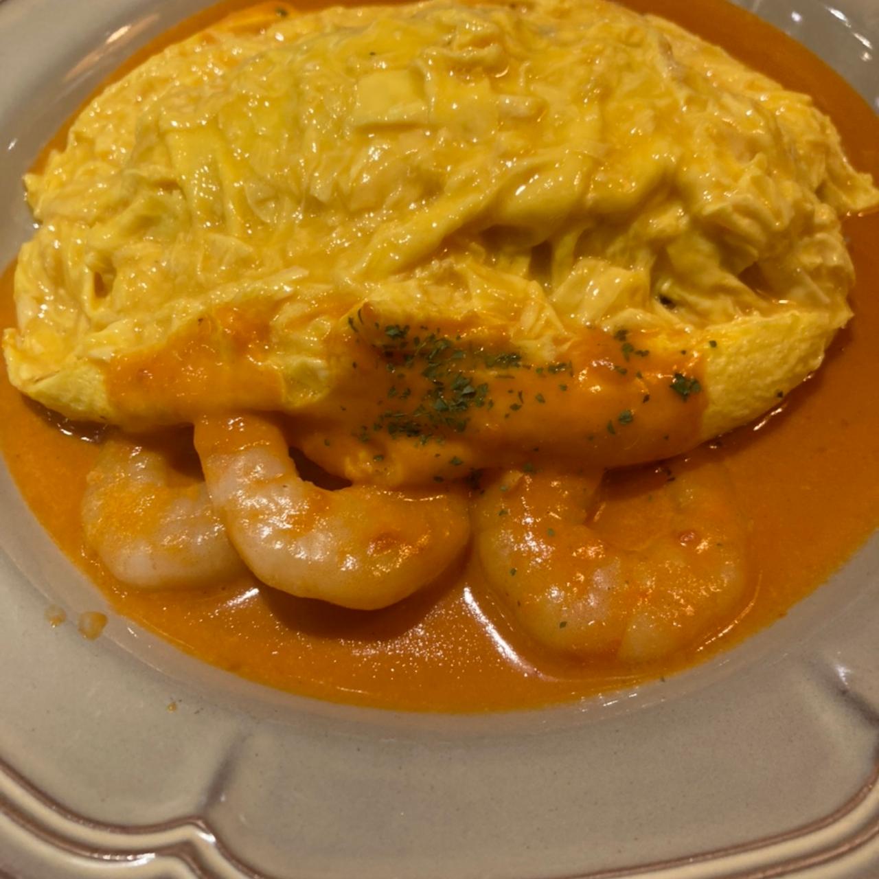 海老のトマトクリームオムライス(EDW yellow 渋谷)の口コミ一覧 | おいしい！が増えるグルメアプリ「SARAH」