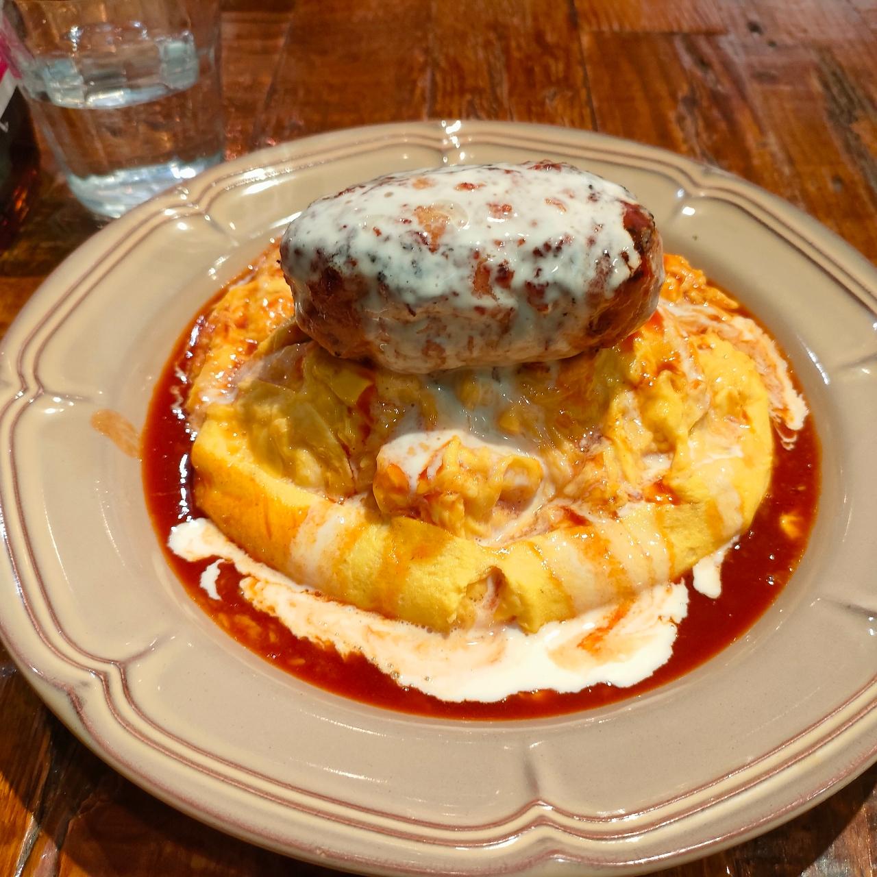 ダブルチーズハンバーグオムライス(EDW yellow 渋谷)の口コミ一覧 | おいしい！が増えるグルメアプリ「SARAH」