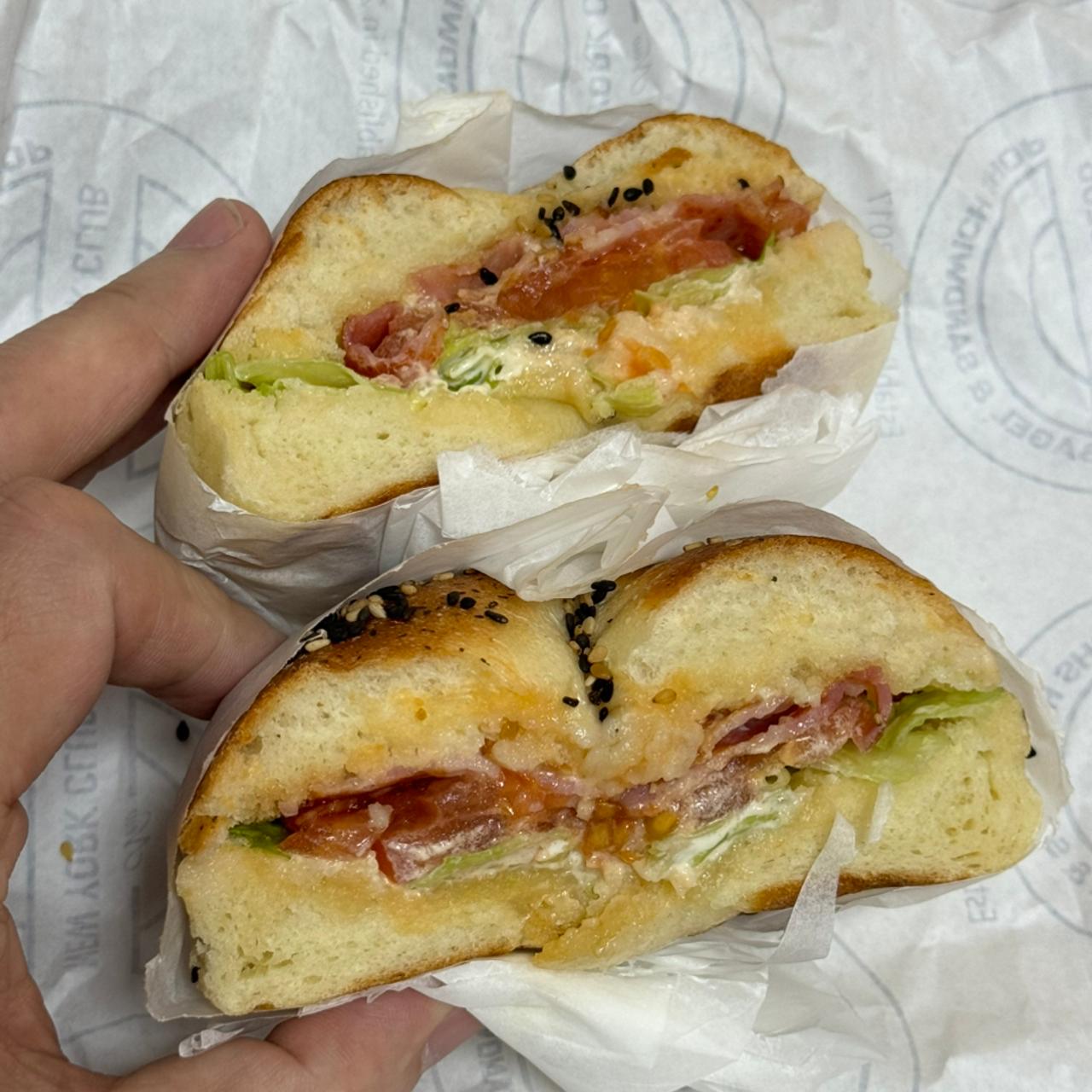 BLTベーグルサンド(NEW NEW YORK CLUB DELI & GROCERY NAKAMEGURO)の口コミ一覧 | おいしい！が ...