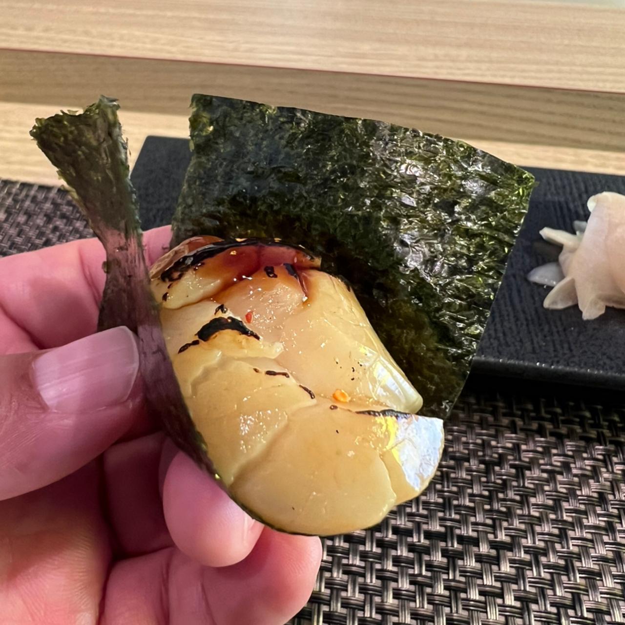 貝柱の炙り(鮓 くおん)の口コミ一覧 | おいしい！が増えるグルメアプリ「SARAH」