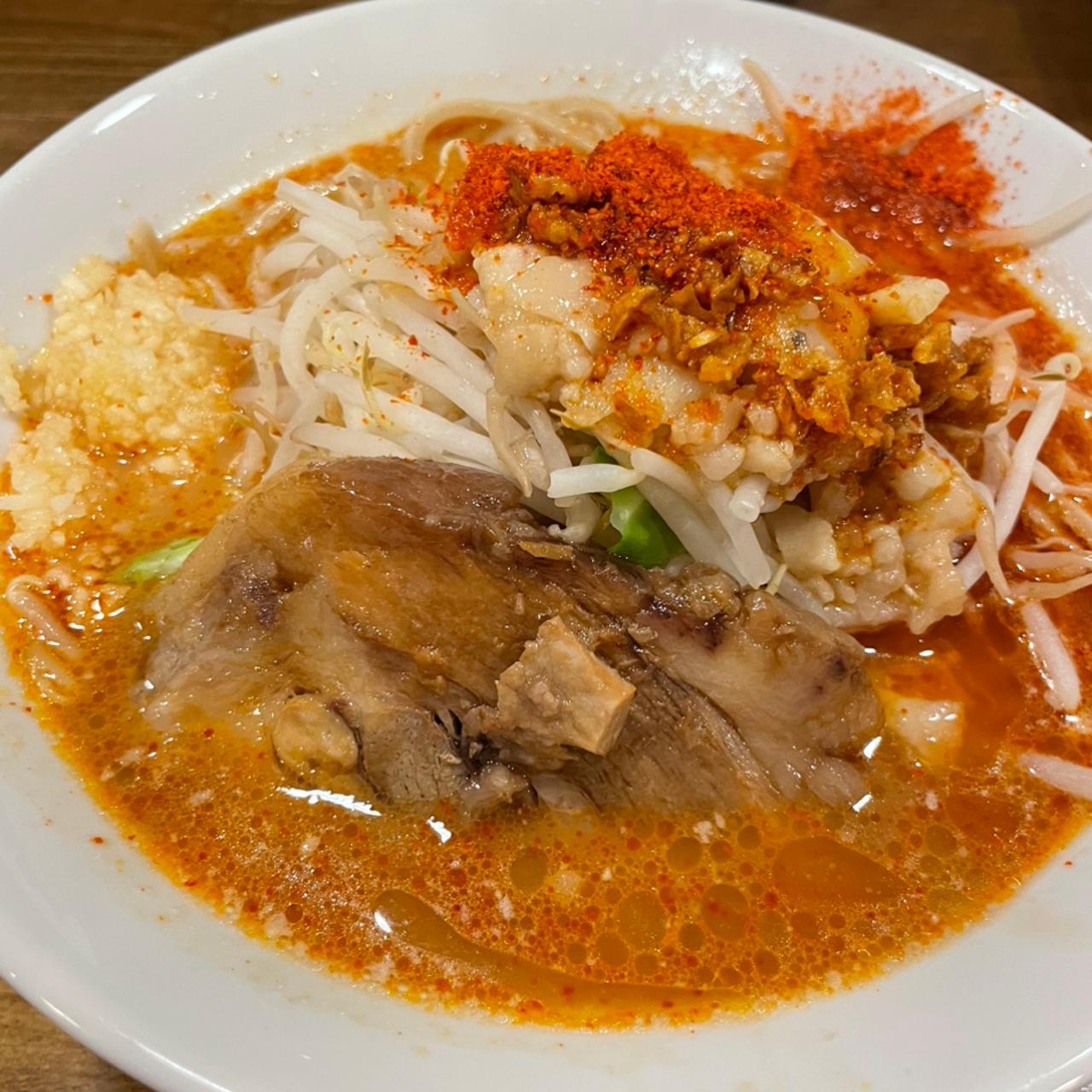 赤ラーメン(麺200グラム)(豚ギャング西新店)の口コミ一覧 | おいしい！が増えるグルメアプリ「SARAH」