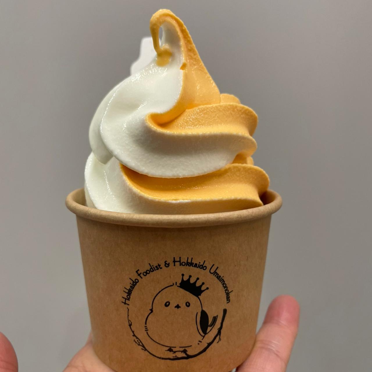 ミルクメロンミックスソフトクリームカップ(北海道うまいもの館 KITTE大阪店)の口コミ一覧 | おいしい！が増えるグルメアプリ「SARAH」